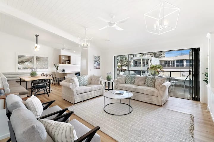 Budds Villa 1 By Khove - Surfers Paradise