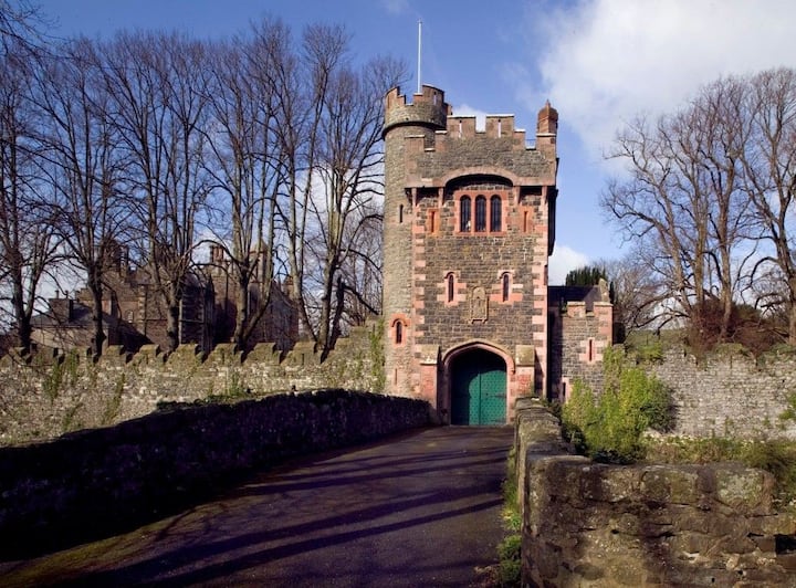 Barbican Gatelodge At Glenarm Castle - Carnlough