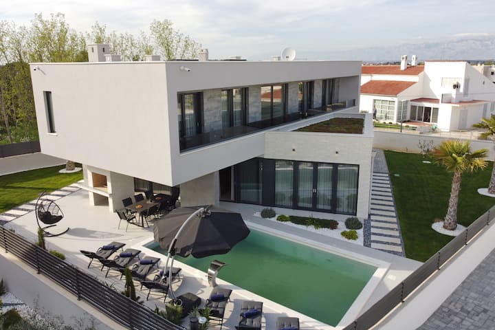 Luxury Villa 034 With Heated Pool - Privlaka