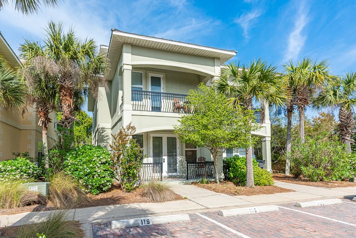 Private Beach Access, Community Pool & Two Suites - Miramar Beach, FL