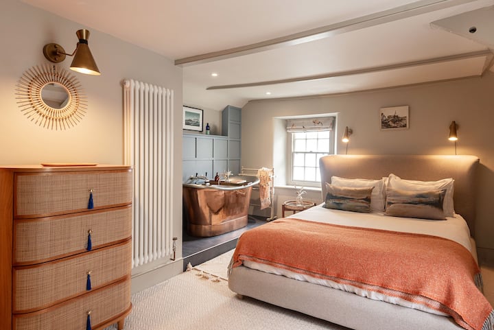 The Shambles – Port Isaac – Dog Friendly – Parking - Port Isaac