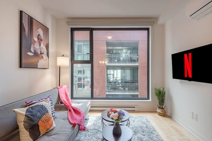 1 Br Old Port| Basilica - Montreal