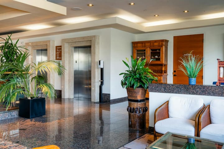 Waikiki Skyline & Park View | Outdoor Pool | Bbq - Kailua, HI