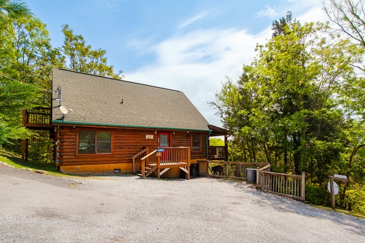 Eagle's Bluff Lookout: Mountain View & Game Room! - Sevierville