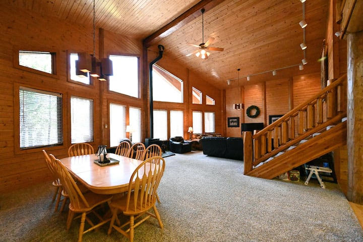*New Listing*, Mountain Escape, 30 Mins To Ynp - Island Park, ID
