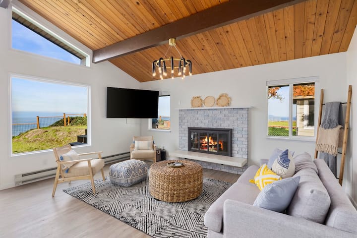 Island Hideaway With Stunning Ocean Views - Oak Harbor, WA