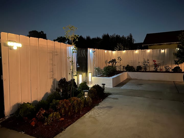 @Marbella Lane - Exquisite Studio Unit In Ontario - 치노