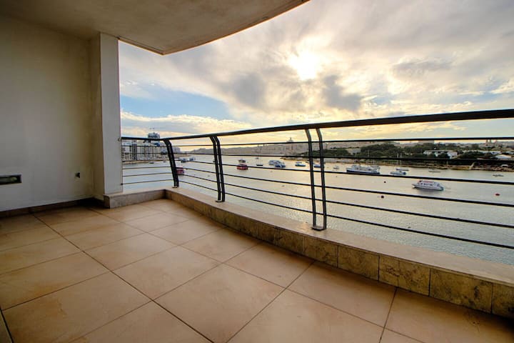 The Strand - 4bed Sliemaseafront Fl 5 By Homely - Malta
