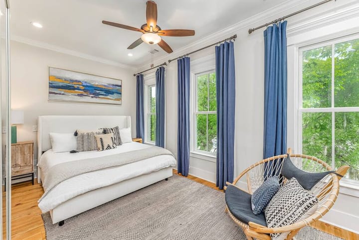 Magnolia House - 3br, Downtown, Easy Parking - Savannah, GA