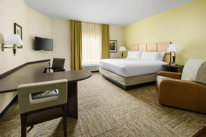 Your Home Away From Home: Spacious Suites - Orlando