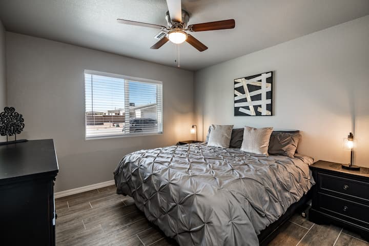 Stylish Brand New Pet Friendly Unit! - Kingman, AZ