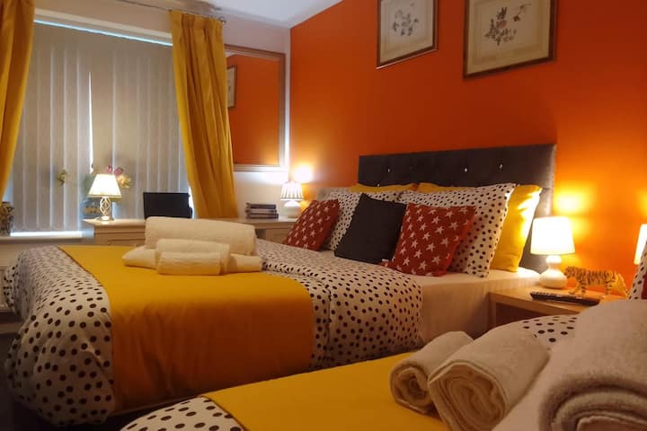 4 Bedroom, Sleeps 10, Pets, Parking, Ev Charging - Wolverhampton