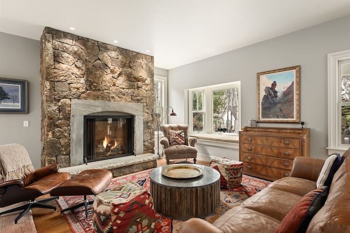 Matchless Retreat | Updated D/t Aspen, Hot Tub - Aspen, CO