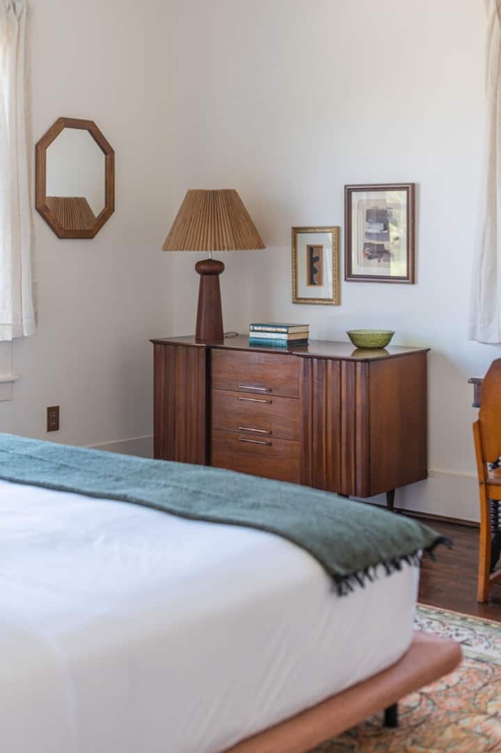 Eastwind Lake Placid - King + Twin Suite - Lake Placid, NY