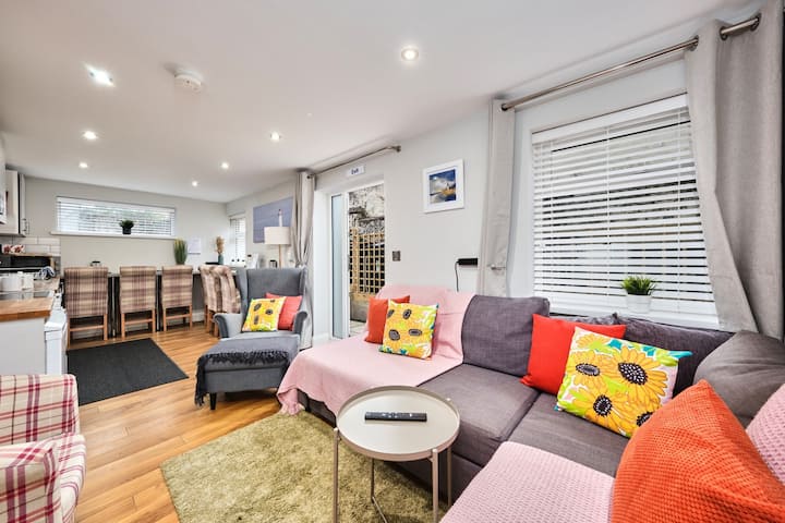 Princess Green 4~ Spacious 3-bed Duplex By Harbour - Portrush
