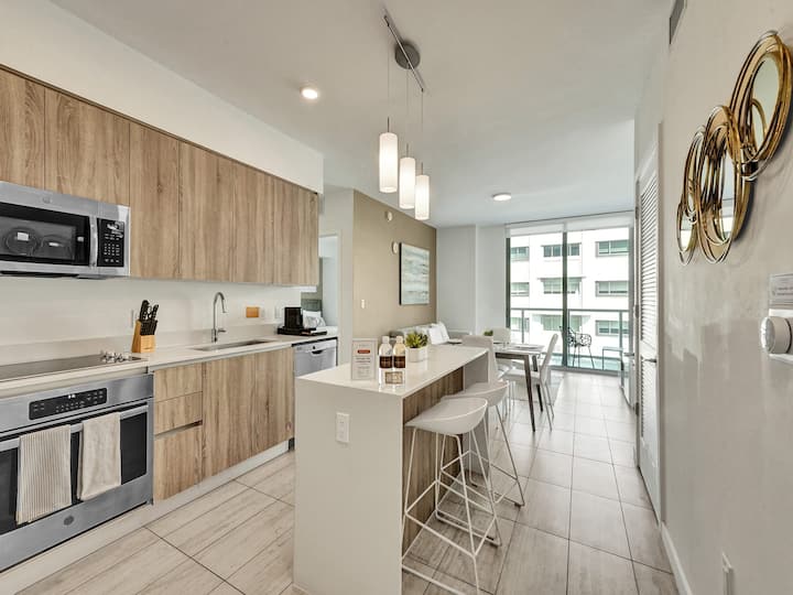 Elegant 2 Bdrms Condo Best Miami Location - South Beach, FL