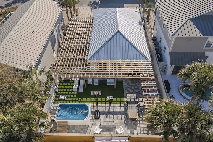 A Wave From It All - Steps From Beach With Pool! - Miramar Beach, FL