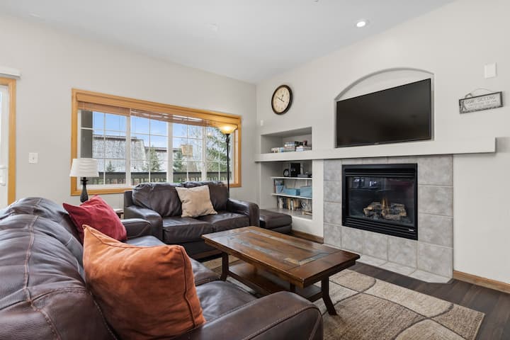 Cozy Fireplace | Private Garage | Ev Charger - Steamboat Springs