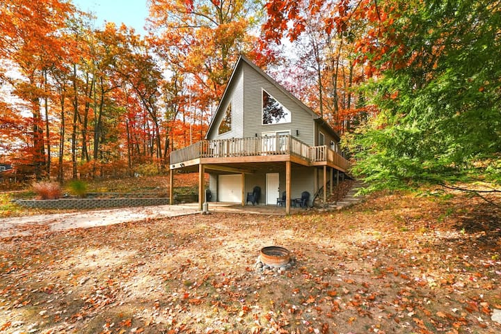 Cozy Lakefront Getaway - Family Retreat W/ev Plug - Higgins Lake, MI