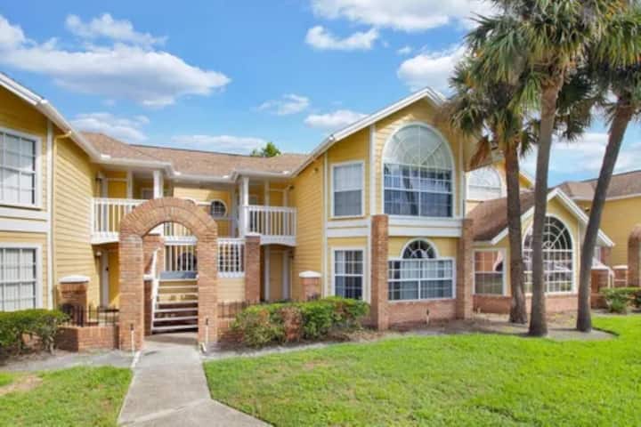 2492 Your Home Away From Home! - Kissimmee, FL