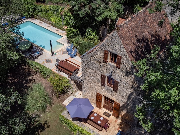 Très Beau Gîte Authentique Avec Piscine Privée - Dordogne