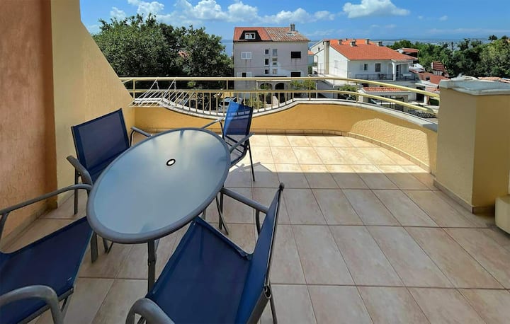 Stunning Apartment In Dramalj With Wifi - Dramalj