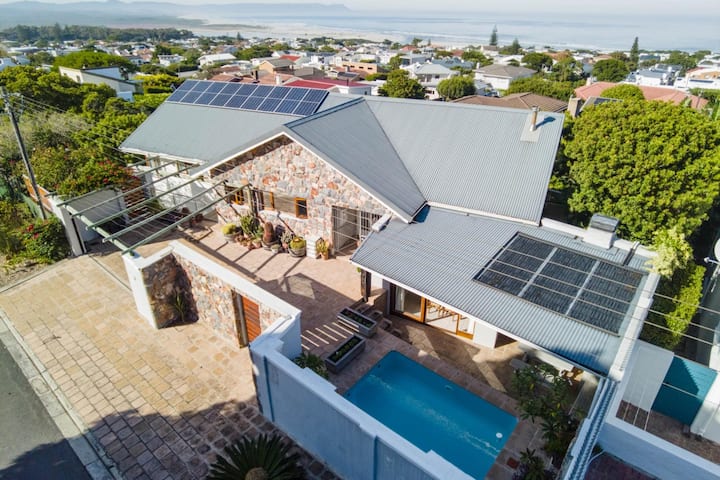 Sea Valley Lodge X | 180 Degree Sea Views - Hermanus