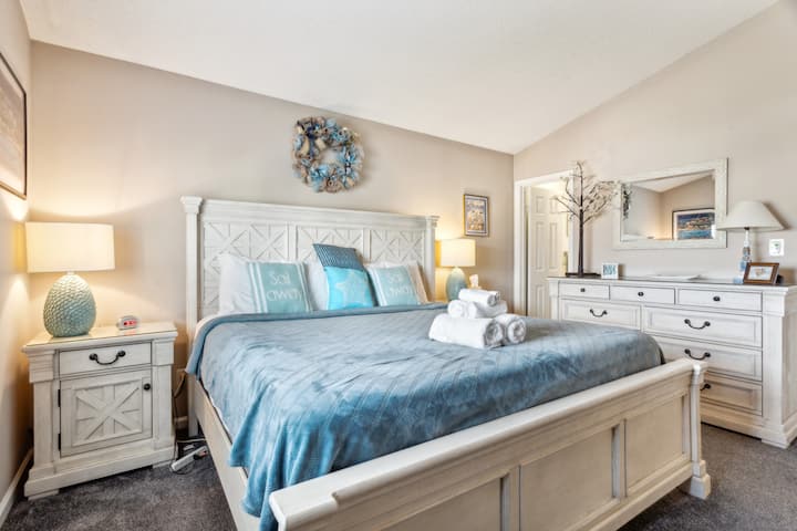 Pet-friendly Condo Steps To Beach - Sandbridge Beach, VA