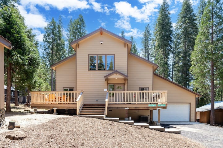 Base Camp- Renovated Cabin Inside Yosemite! - Wawona, CA