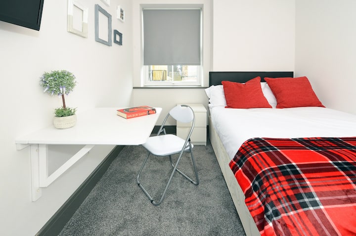 Townhouse Plus@ London Road Stoke -Superior Double - Stoke-on-Trent