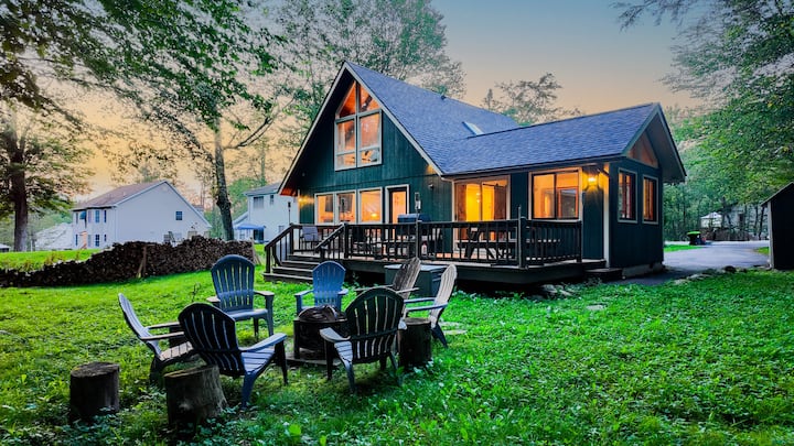 Bear Den ~Luxury Chalet ~Hottub - Mount Pocono, PA