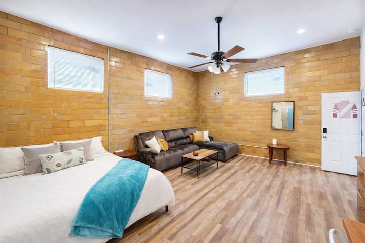 The Booker Noe Suite | Brick Home W/ Modern Design - Louisville, KY