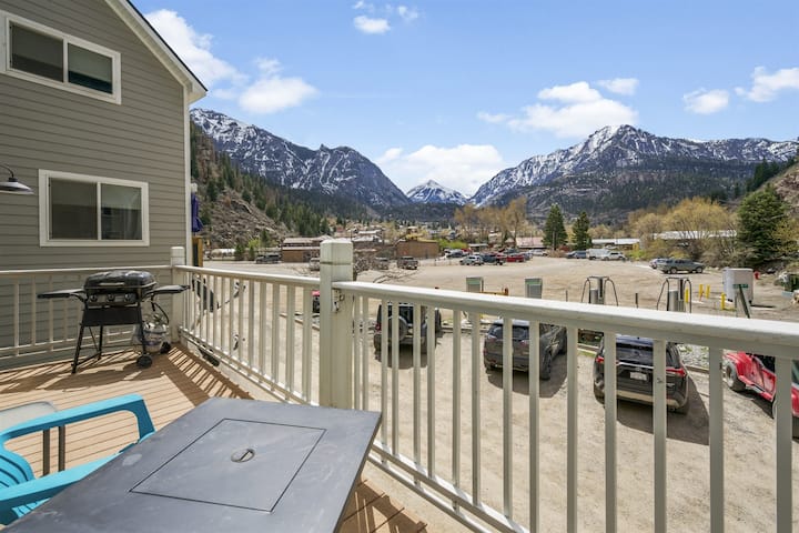 Spacious Ouray Townhouse W/ Spectacular View! - Ouray, CO
