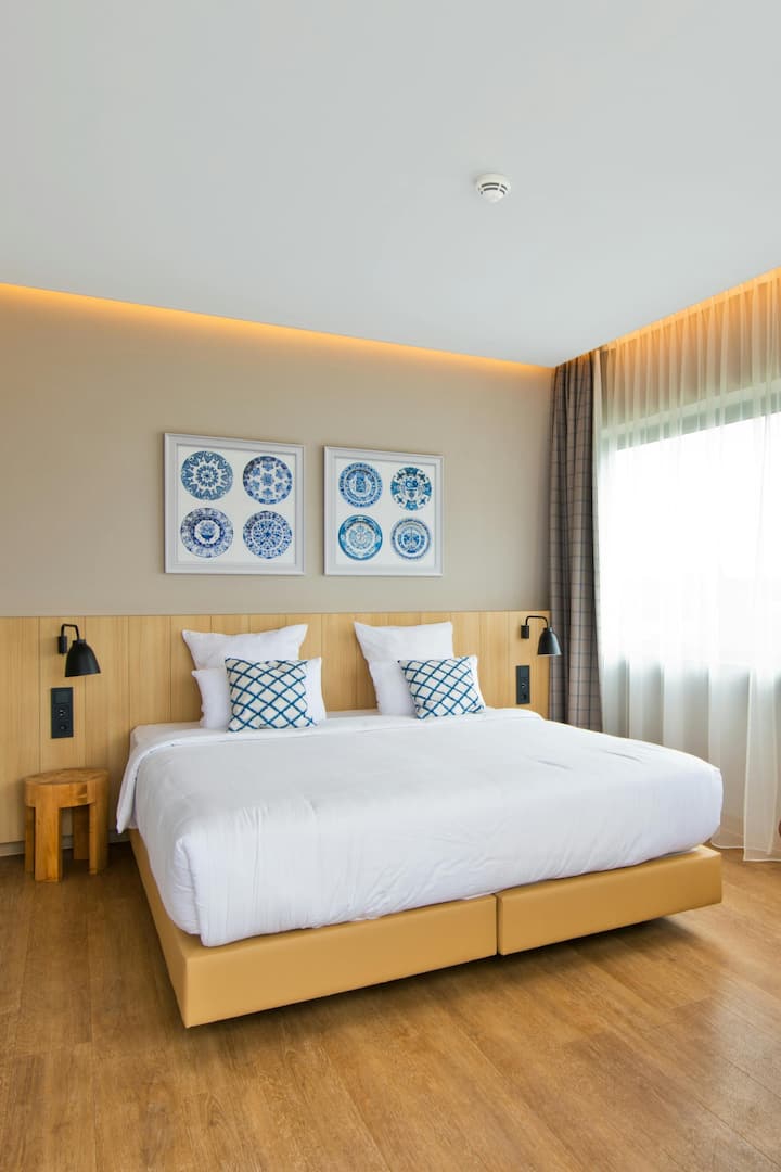 Inviting Interiors Done In Natural Wood & Neutrals - Amsterdam