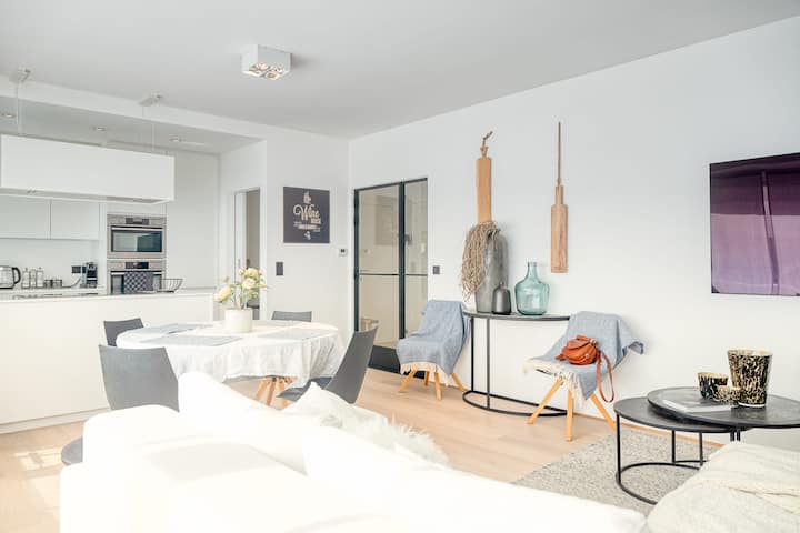 Spacious And Cosy 2-bedroom Seaside Apartment In K - Bruges