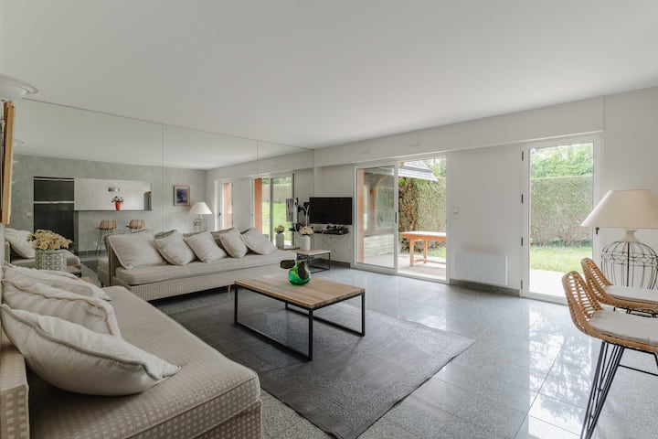 Havre De Luxe Avec Piscine, Tennis Et Grand Jardin - Deauville