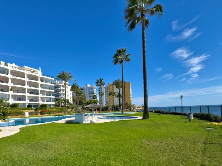 Appartement En Première Ligne De Plage Avec Piscin - Calahonda