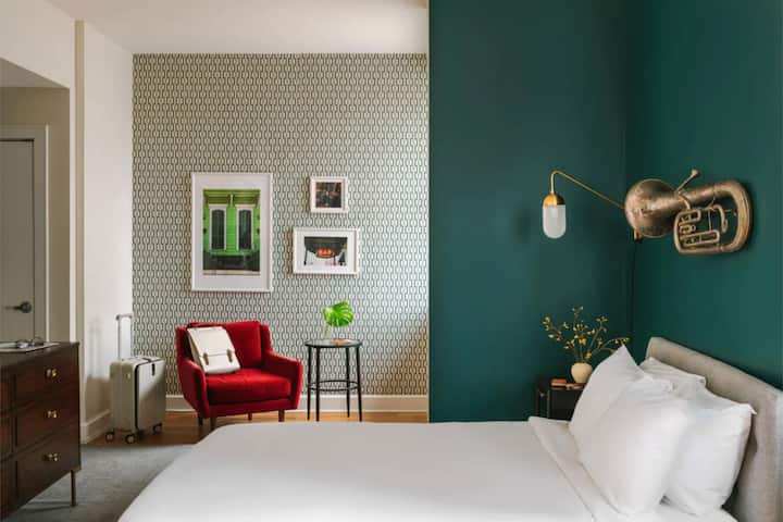 Roami At Duncan Plaza | Studio - Audubon Zoo, New Orleans