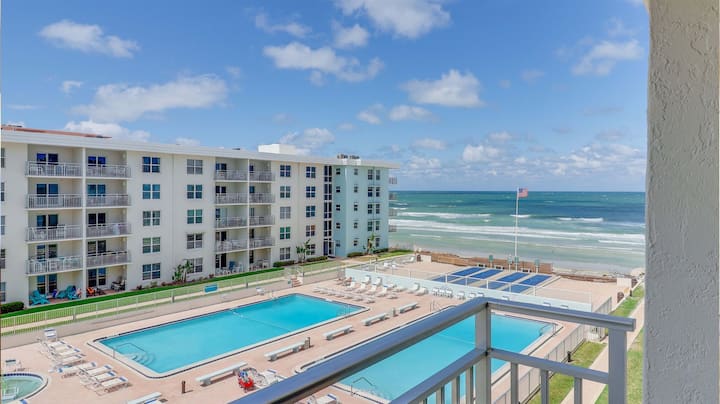 Family Beach Getaway - Ocean Views, Pets Welcome! - New Smyrna Beach, FL
