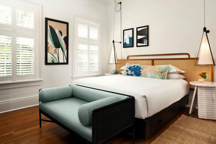 Romantic Bungalow W/ Free Breakfast & Pools - Key West, FL