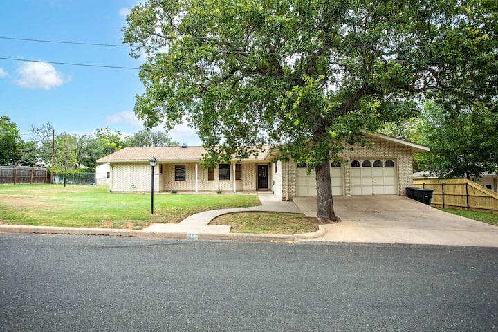 Madeira (Both Homes) | Pet-friendly | Pool - Fredericksburg, TX