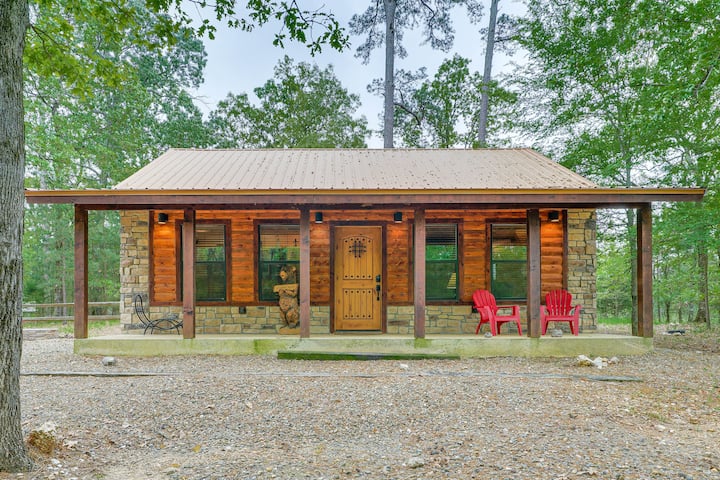 Broken Bow Cabin: Hot Tub, Fire Pit & 7 Mi To Lake - ブロークン・ボウ, OK