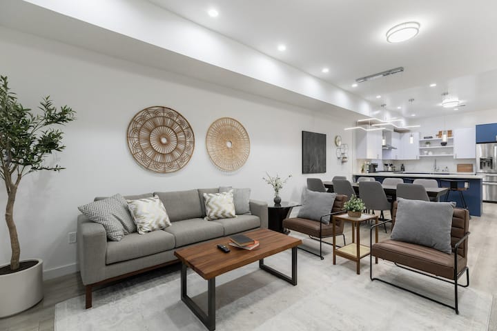 5br5ba Rooftop | Movie & Game Room + Garage - San Francisco, CA