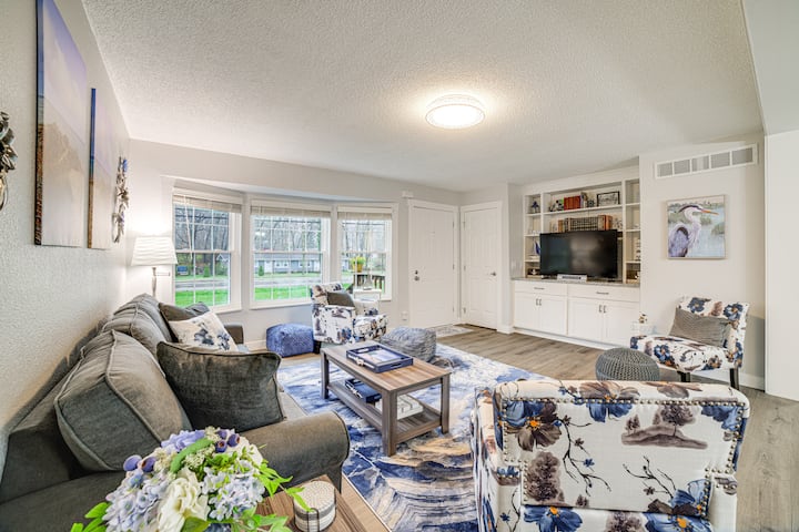 Indiana Dunes Home W/ Gas Grill: 1 Mi To Beach! - Beverly Shores, IN