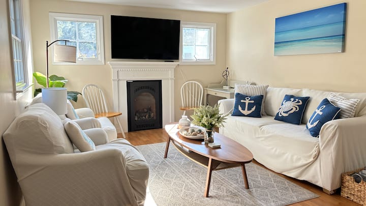 Charming Retreat W/ Hot Tub Nr Beaches, Trails - 데니스