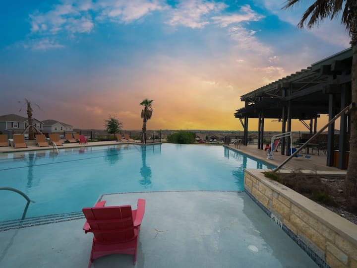Le Plaza | 2000sqft Resort Pool Bmt Seaworld - San Antonio, TX