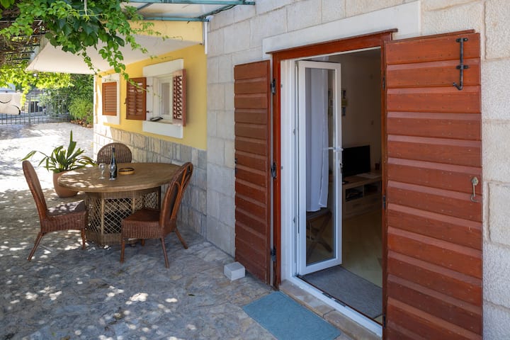 A-22986-a Appartement D'une Chambre Avec La - Stari Grad
