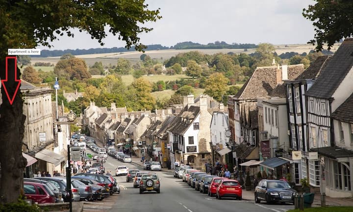 Charming Two Bedroom Apartment On Iconic High St - Burford, UK
