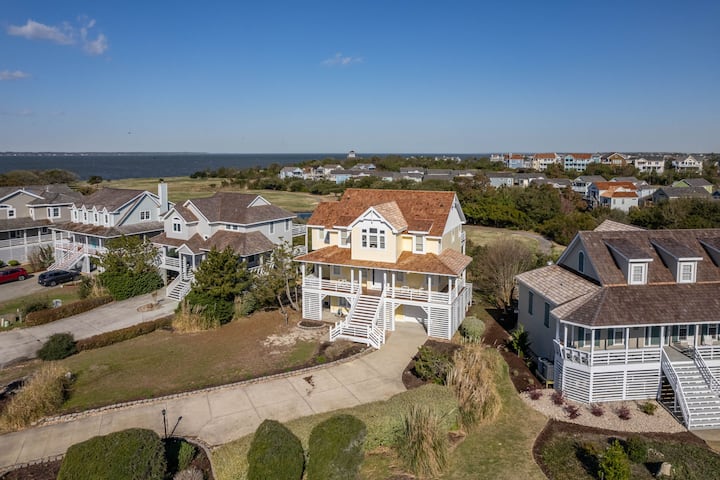 Soundbreeze Sunset: Views, Elevator, Pet Friendly! - Nags Head, NC