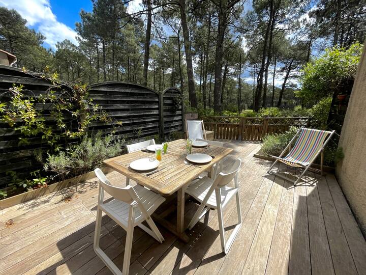 Maison Jumelée Dans Un Groupe D'habitations Avec P - Lacanau